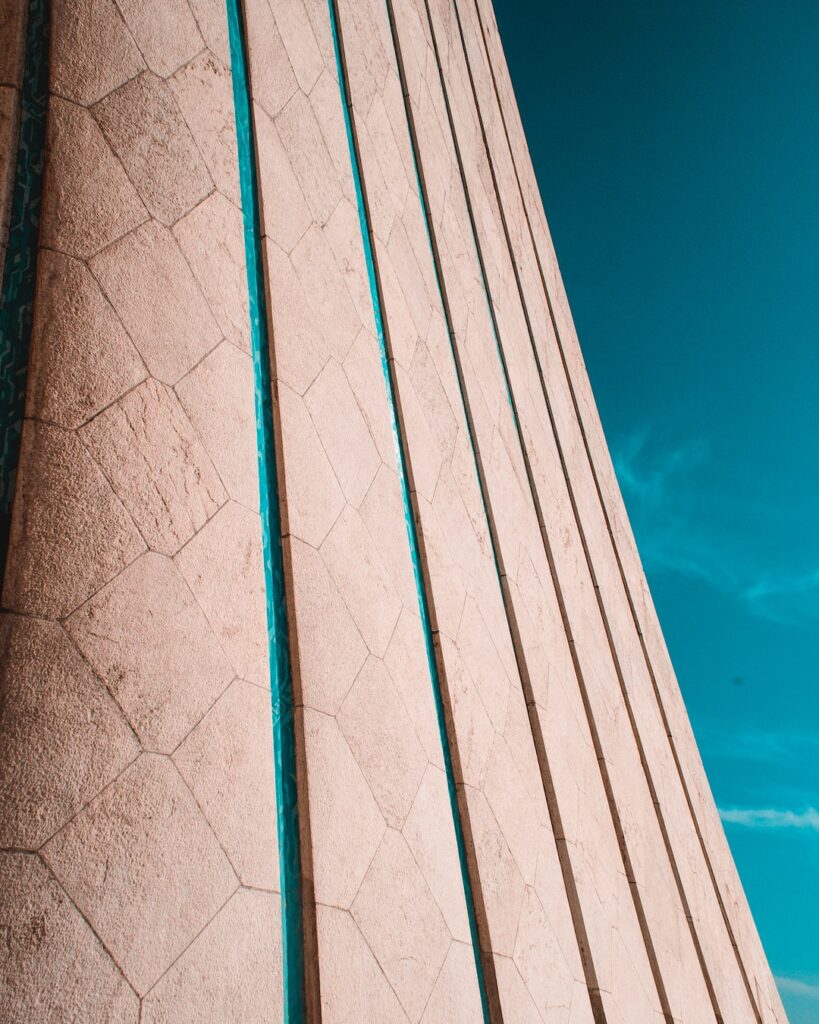 The benefits and challenges of implementing 5G technology in rural ...